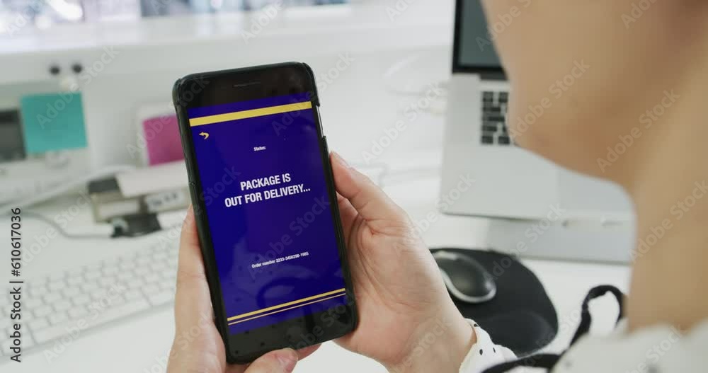 Vidéo Stock Phone, delivery notification and woman hands with export ...