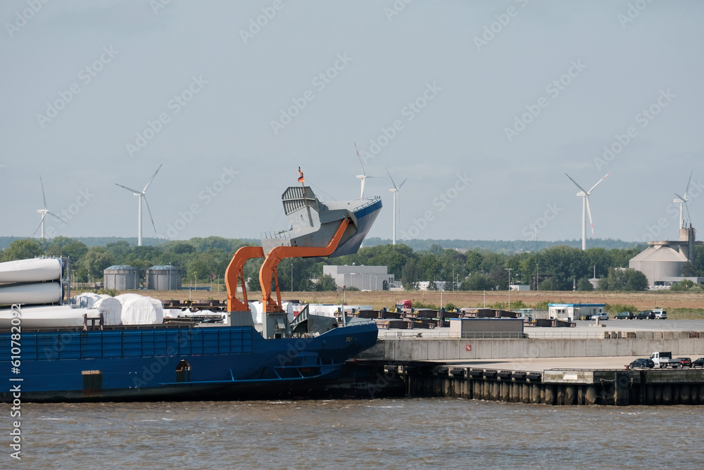 Heavy load carrier with a bow loading system. Loading of the wind ...