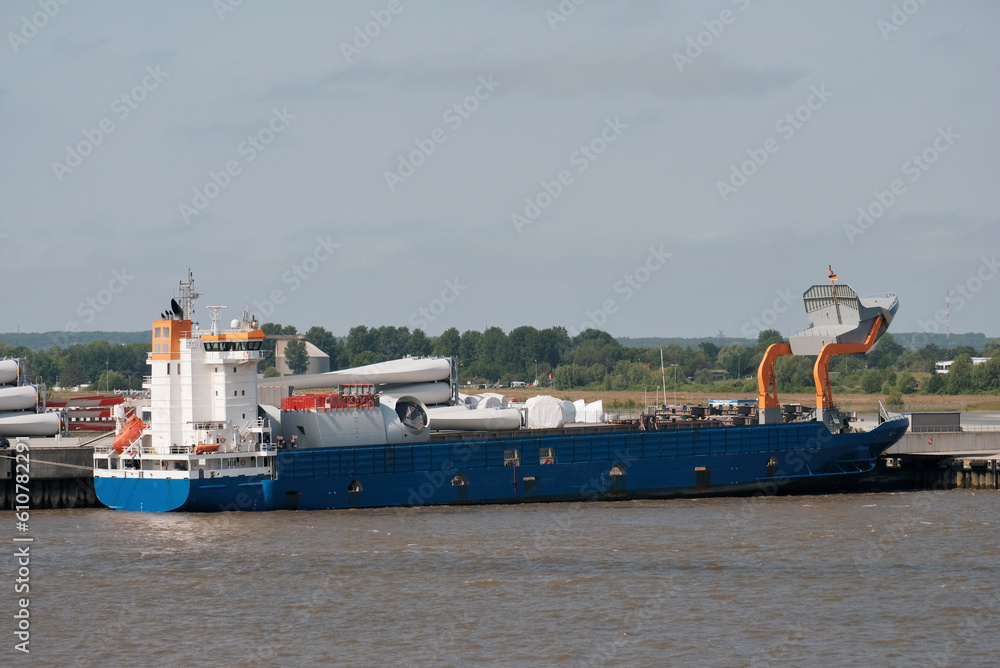 Heavy load carrier with a bow loading system. Loading of the wind ...