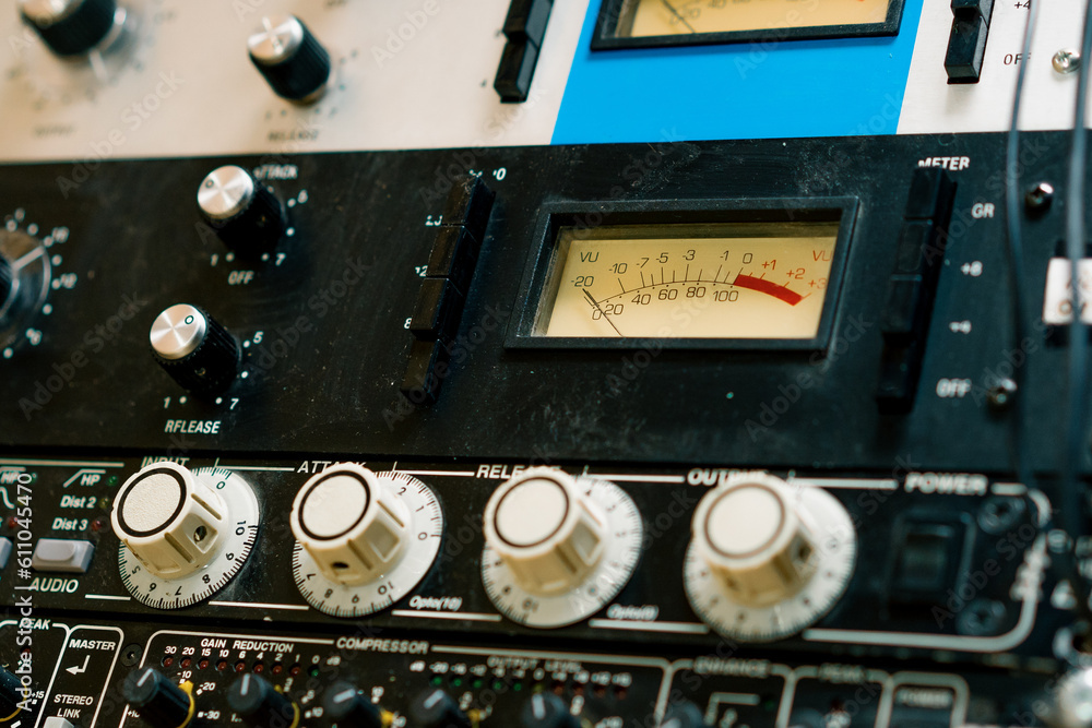 Foto de old displays of professional analog volume meters in a ...