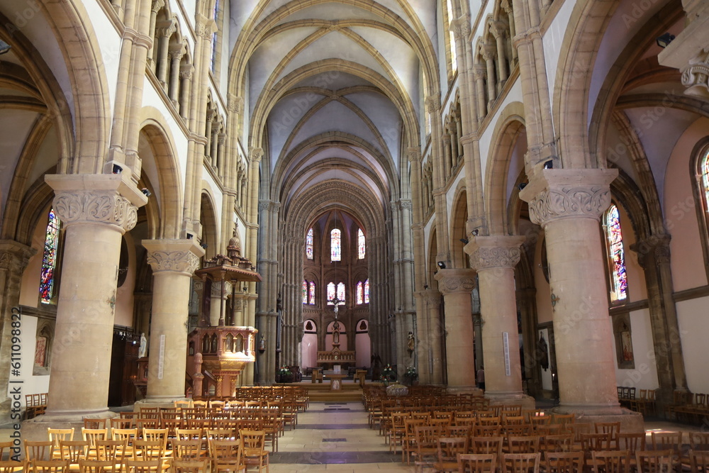 L'église Saint Rémi, de style neo-roman, ville de Charleville Mézières ...