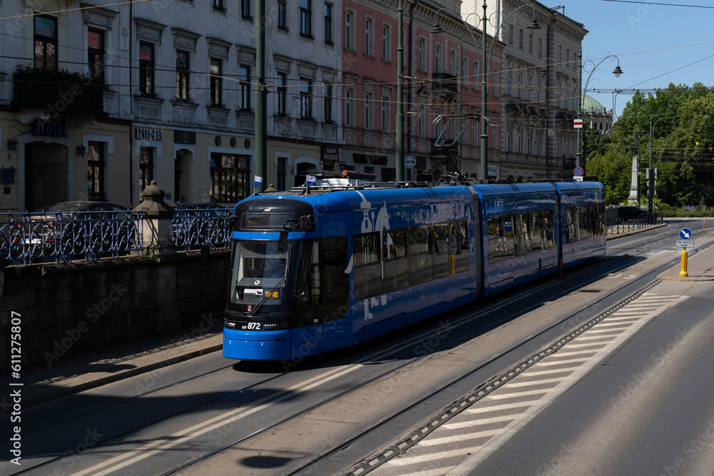 Foto de Stadler Tango Lajkonik tram wagon on Lubicz street. MPK Kraków ...