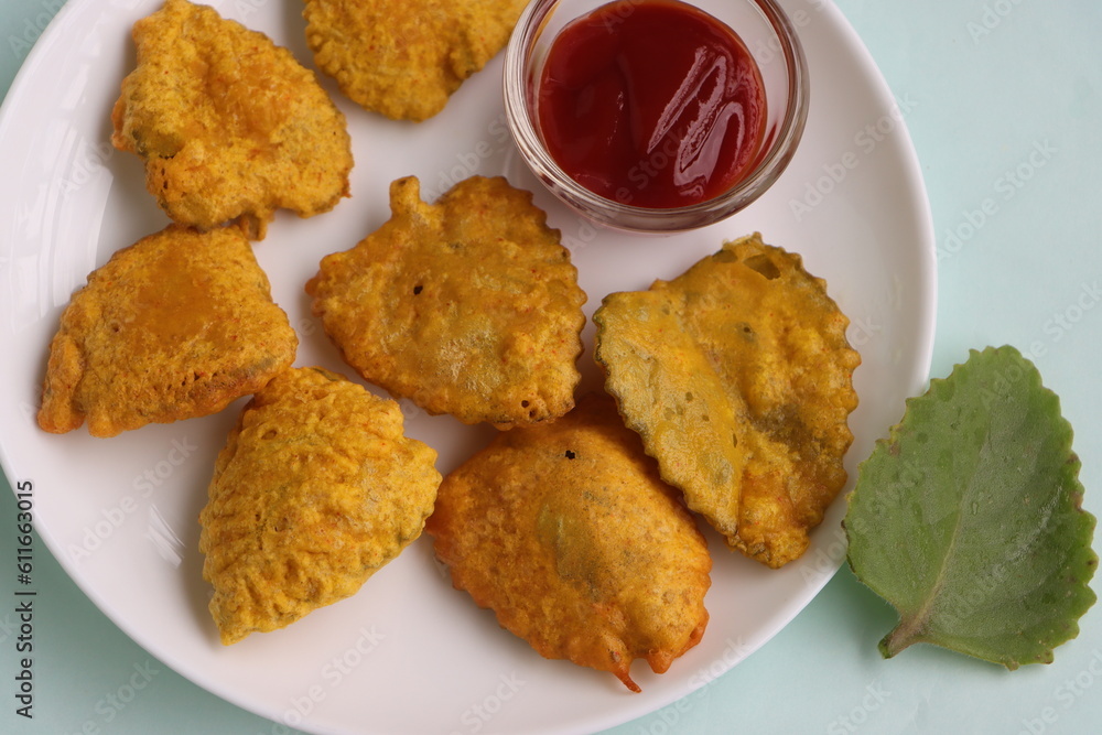 Ovyachya Panachi Bhaji or ajwain ke patte ke pakode or Sambarballi ...