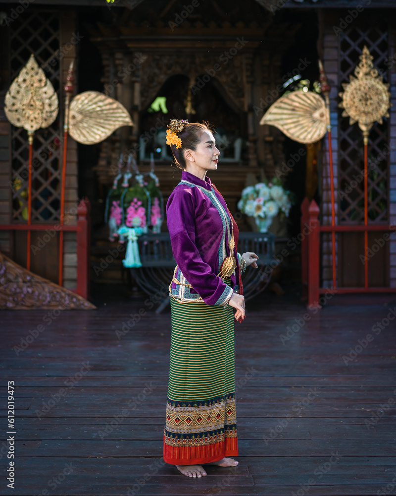 Pretty Asian woman wearing ancient native Thai traditional dress ...
