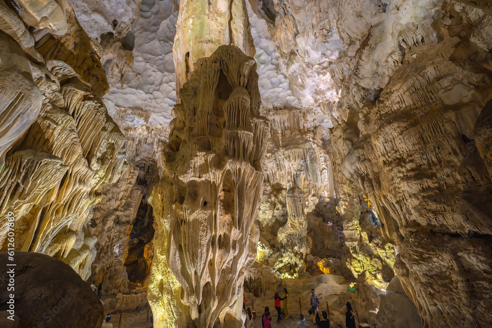 Beautiful Flowstone And Stalactites In Thien Cung Cave Heavenly Palace Cave Of Halong Bay