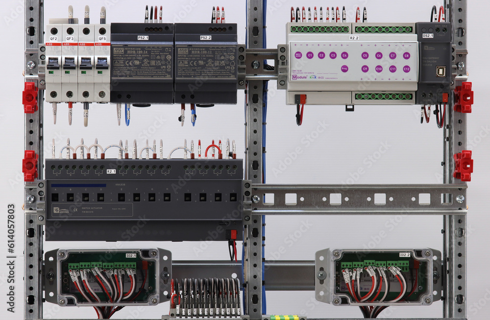 Electric switchboard with automatic current switches and automation ...
