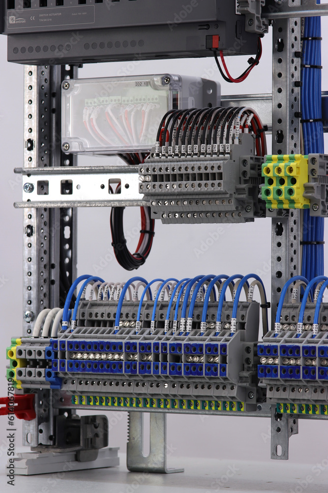 Electric switchboard with automatic current switches and automation ...