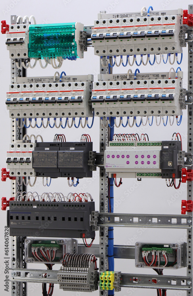 Electric switchboard with automatic current switches and automation ...