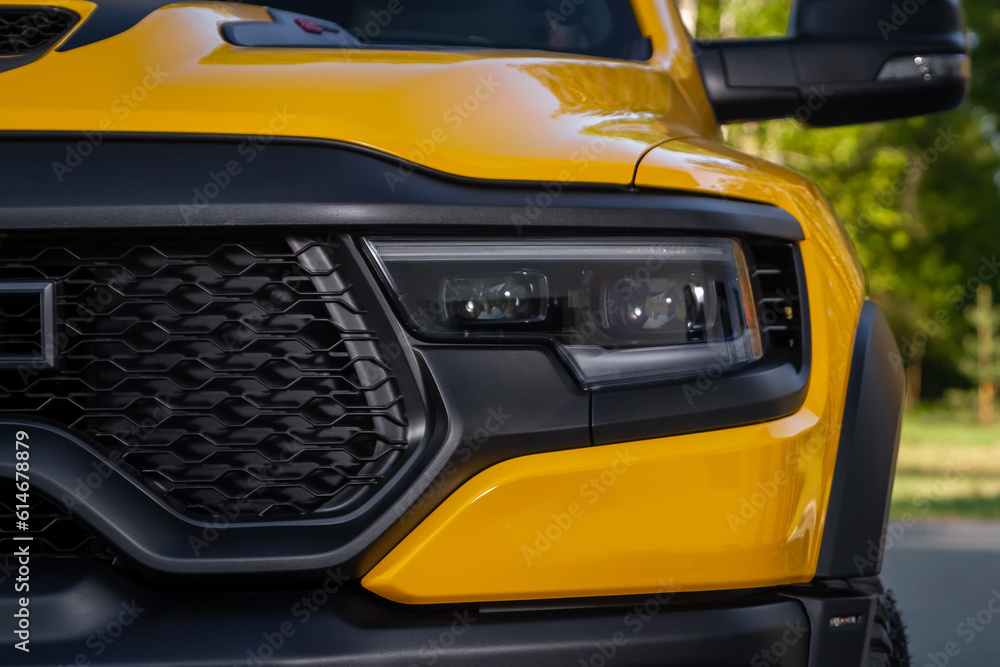 Foto de Novosibirsk, Russia - June 01, 2023: yellow Dodge Ram Trx Havok ...
