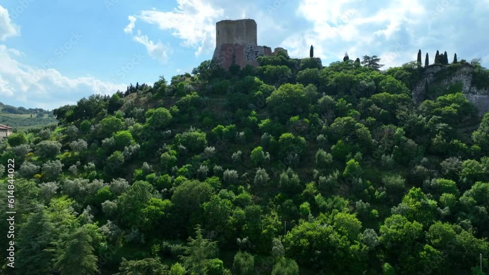 Rocca D’orcia in Toscana e la rocca di Tentennano. Vista aerea della ...