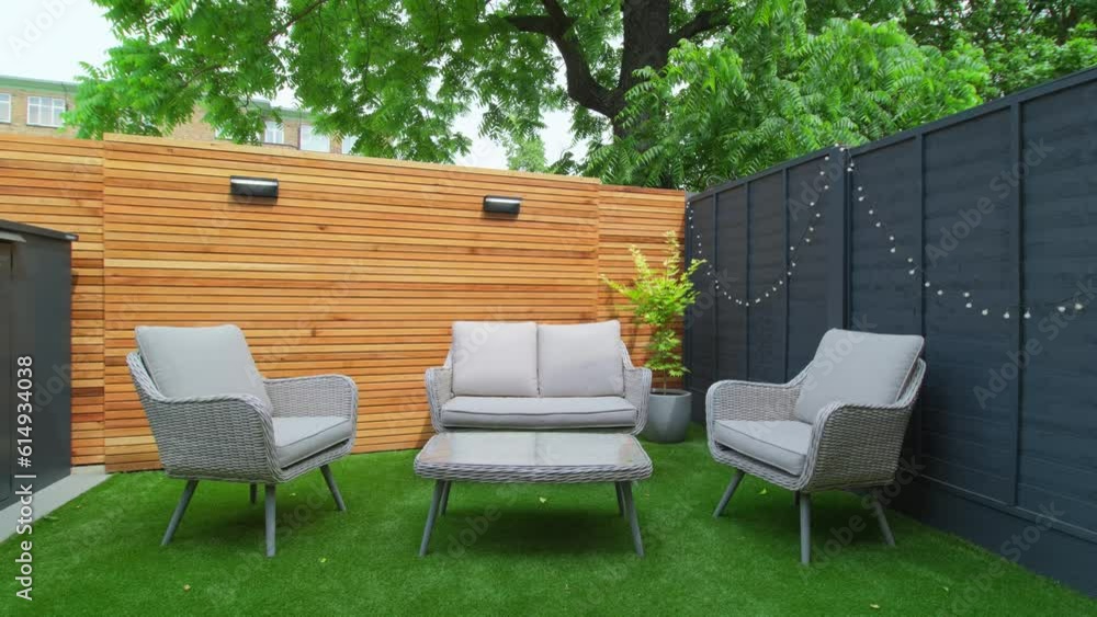 Small Modern Home Garden with Beautiful Slat Wood Feature Wall, Outdoor ...