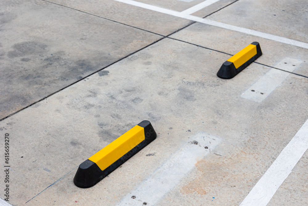 Rubber Parking Road Block Parking Curb, Wheel Stop Stoppers with Yellow ...