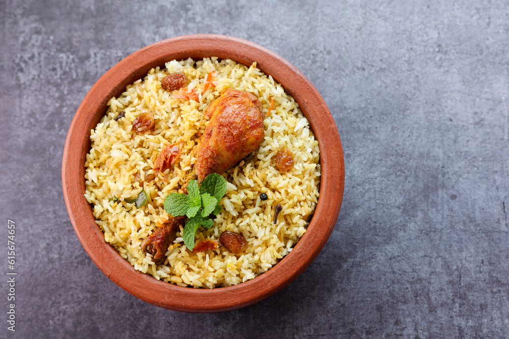 Chicken biryani Spicy Indian Malabar biryani Hyderabadi biryani, Dum ...