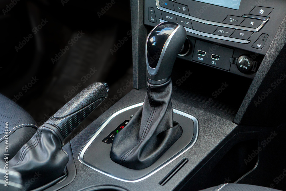 Foto de Modern car interior, control details, aluminum,car multimedia ...