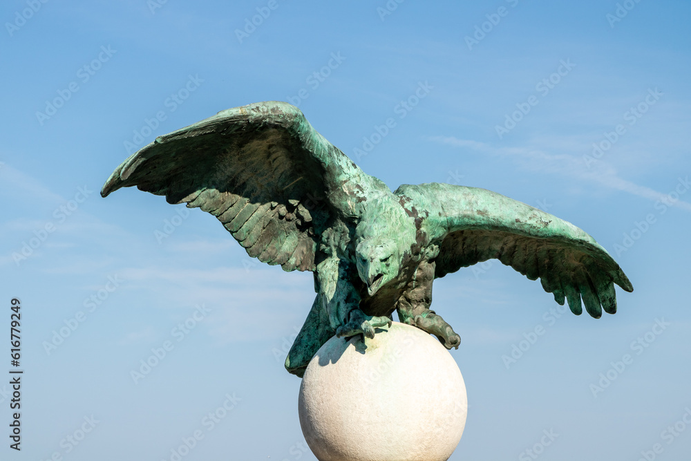 Monument en hommage au capitaine d'artillerie Ferber, "précurseur et ...