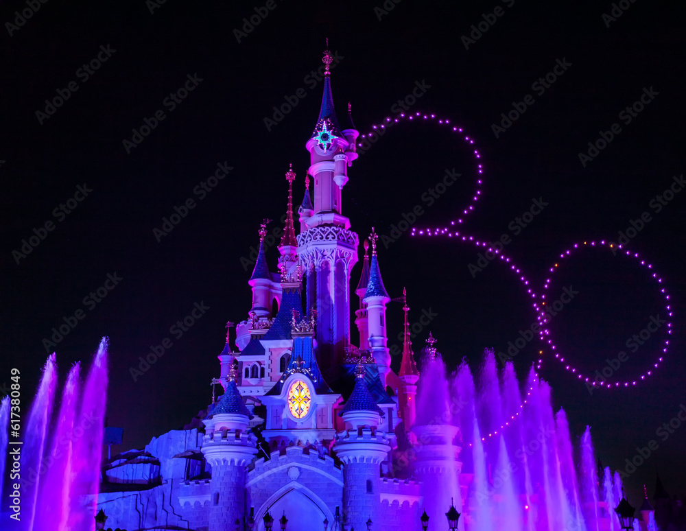 Illuminated castle for the 30th anniversary show at Disneyland Paris ...