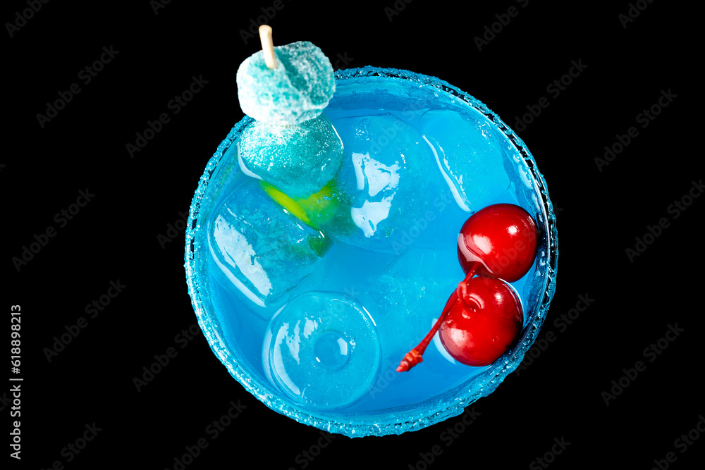 Azulito o pitufo es un cóctel de vodka, curacao, bebida energizante y ...