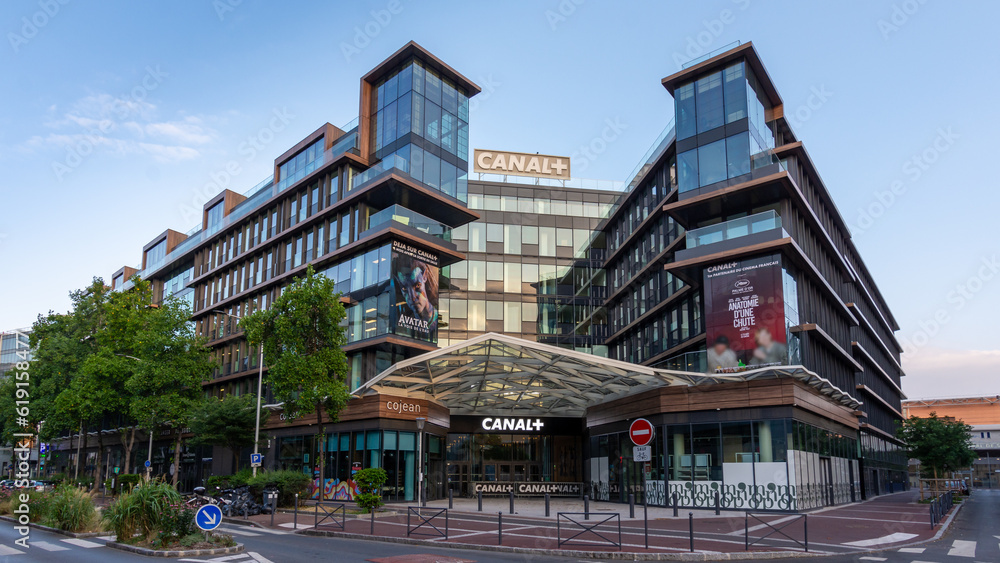 Issy-les-Moulineaux, France - 2 juillet 2023: Vue extérieure du siège ...