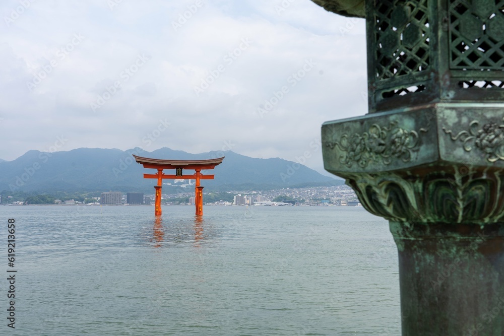 Itsukushima Jinja Otorii, Grand Torii Gate, floating shrine in Miyajima ...