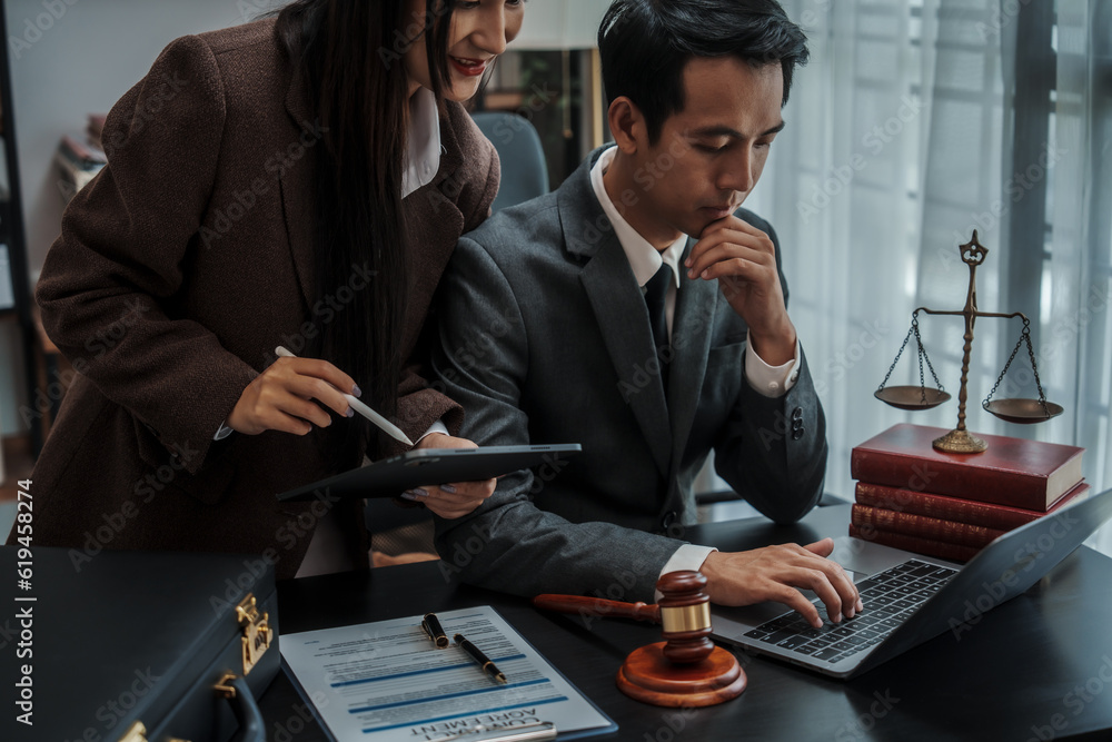 Lawyer explaining legal situation businessperson asian people working ...