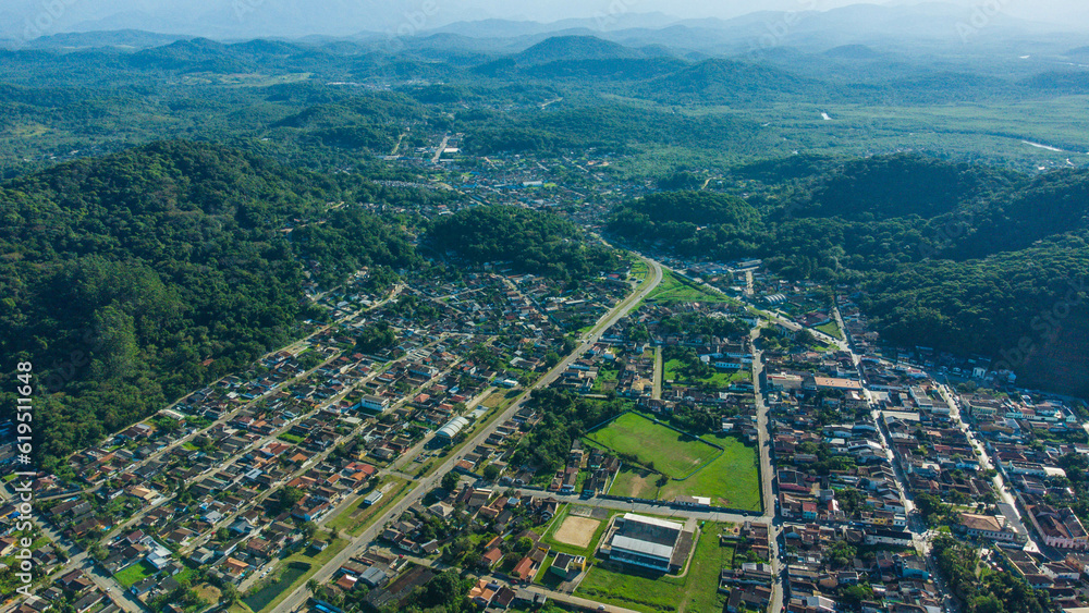 Visão aérea da cidade de Antonina no interior do estado do paraná ...