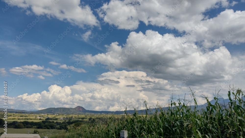 Paisajes de Pátzcuaro, Michoacán, México, en donde se observa la ...