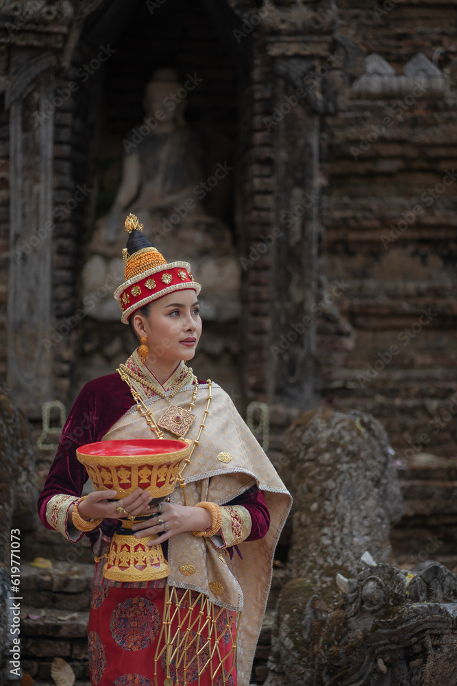 Beautiful Laos girl dressed in ancient luxury national traditional Laos ...