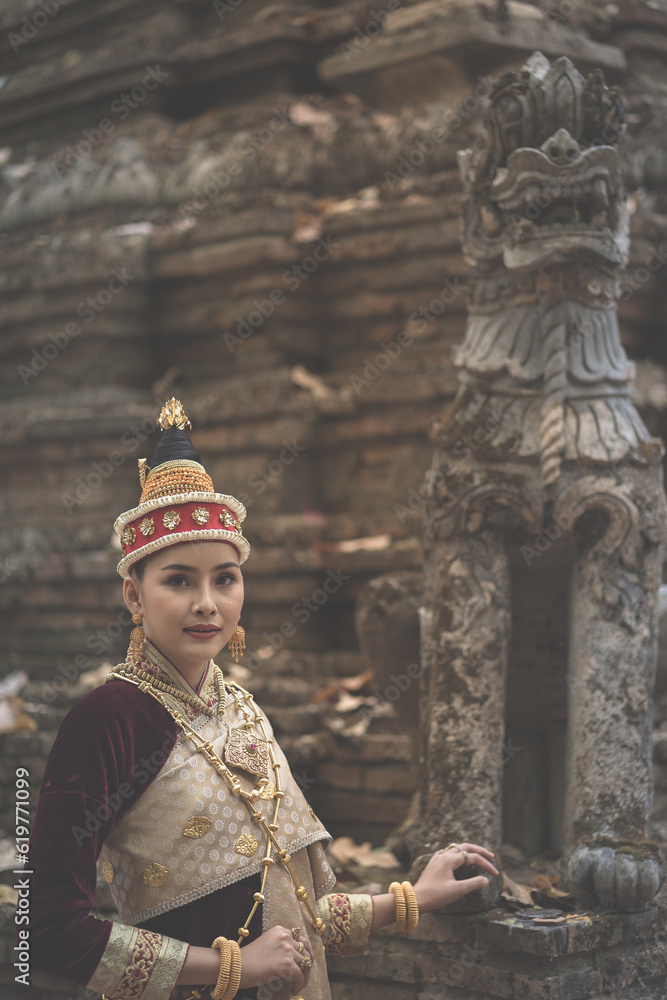 Beautiful Laos girl dressed in ancient luxury national traditional Laos ...