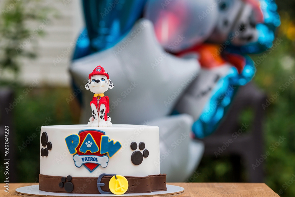 MOSCOW, RUSSIA, June 2023. Birthday cake for children's birthday in the ...