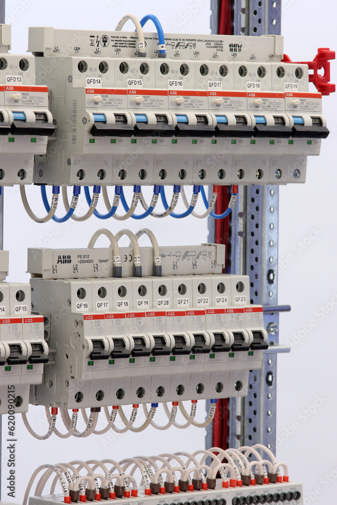 Foto de ABB electric circuit breakers against overload and short ...