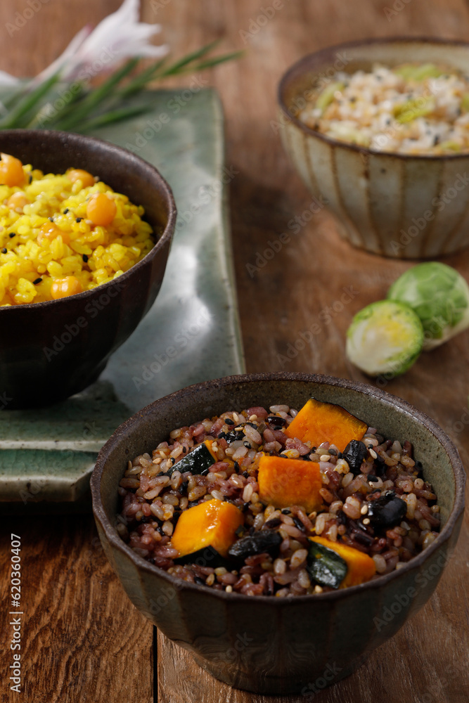 K-FOOD: Korean traditional multi-grain rice, traditional table, vintage ...