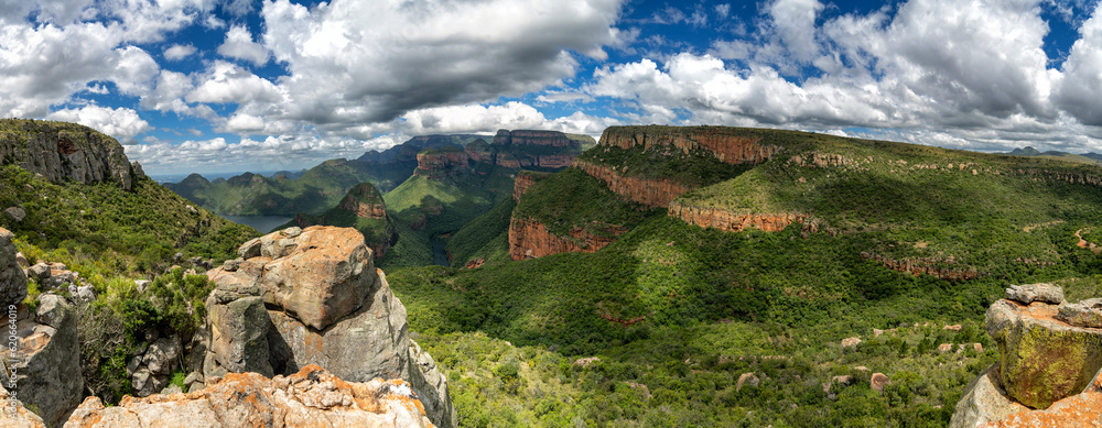 Panorama View of the highveld, the Blyde River canyon and the Three ...