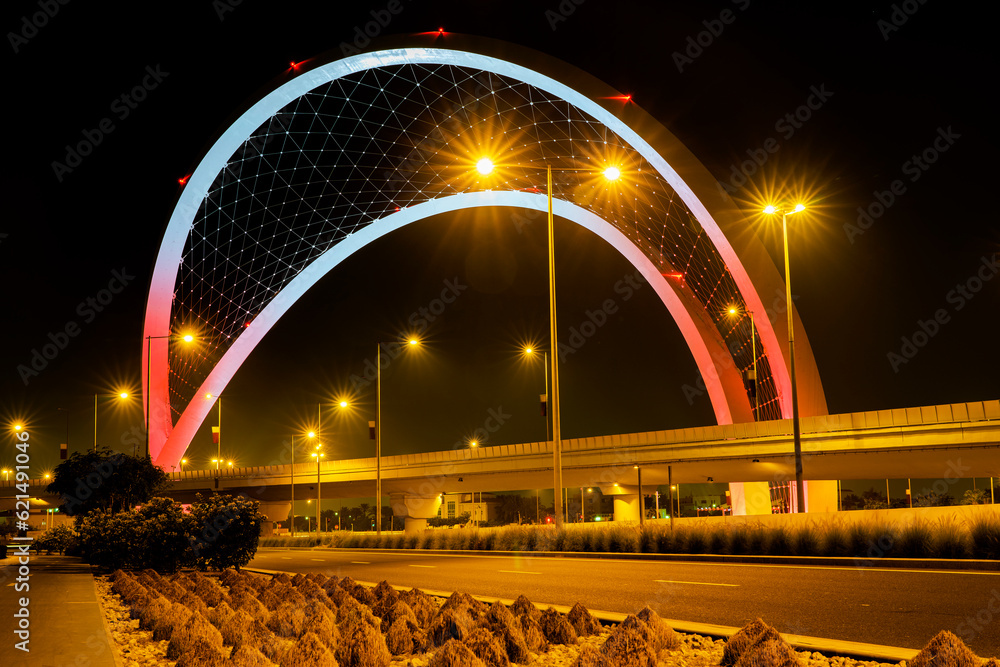Foto de Doha Bridge during night time, Doha Streets during night, Qatar ...