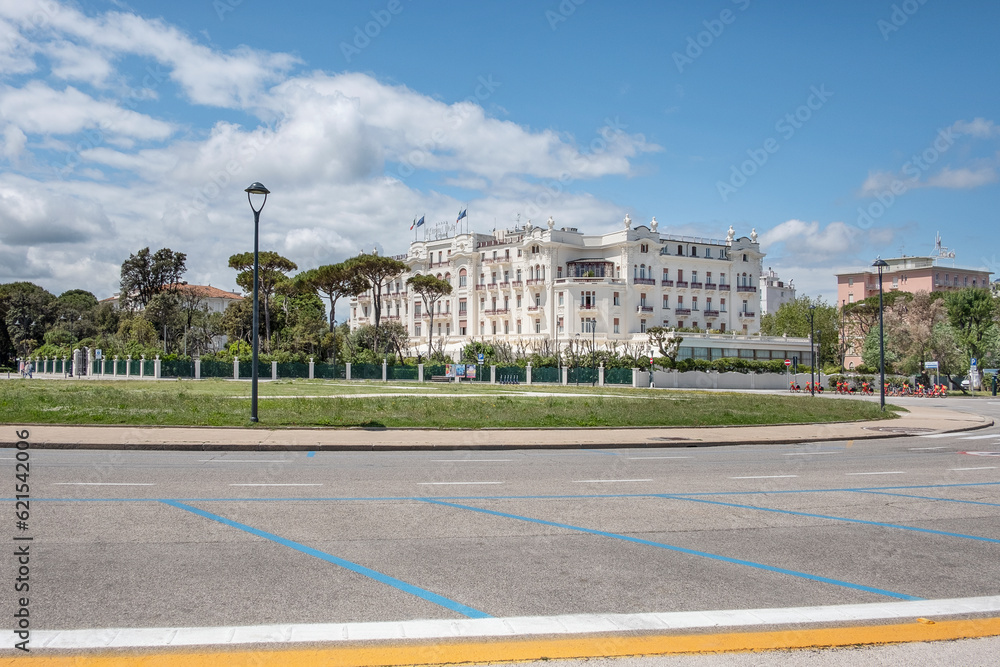 Roundabout in front of the historic luxury hotel, one of the most ...