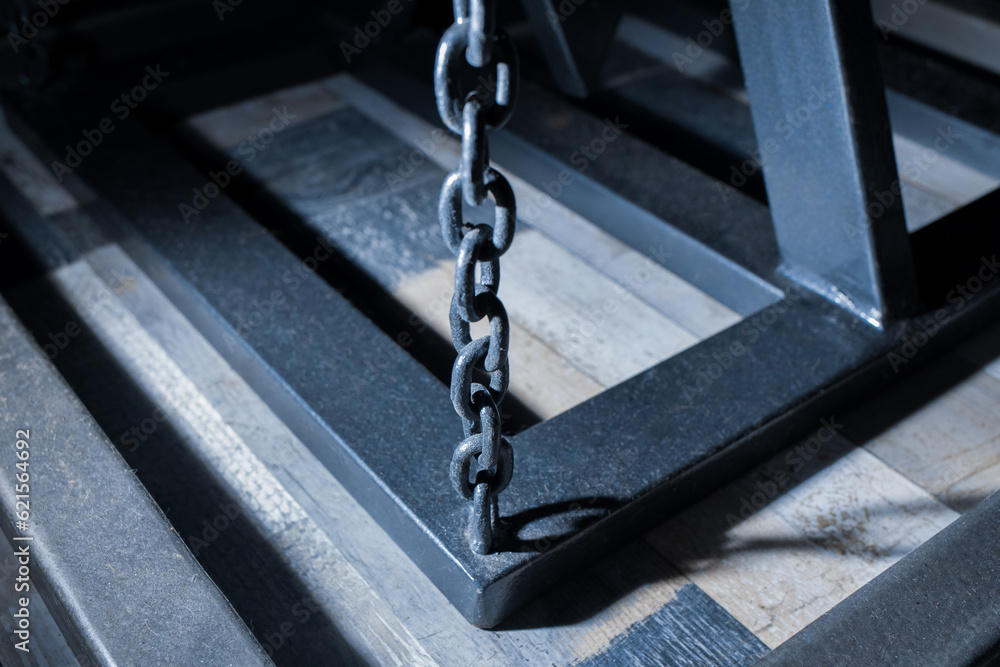 Chain hoist lift heavy weight cargo load hang object gear winch ...