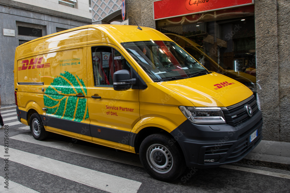 DHL volkswagen crafter delivery panel van yellow car vw courier ...