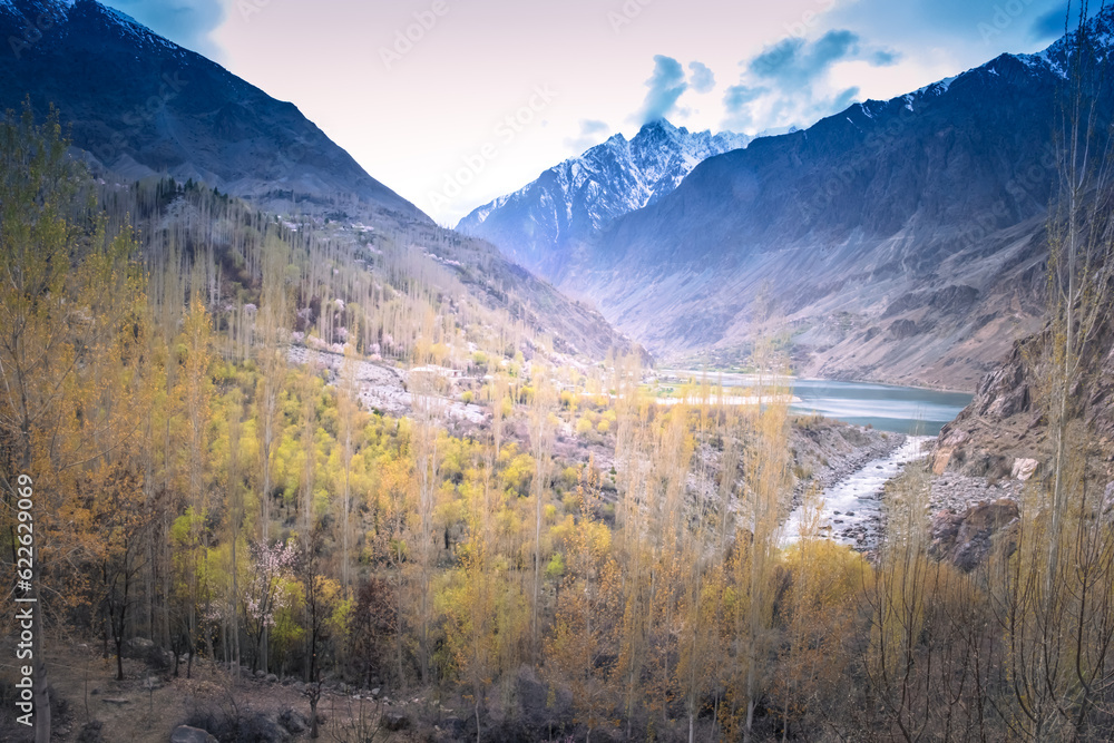 Mountain peak in Karakoram mountains range in Hunza valley, Gilgit ...