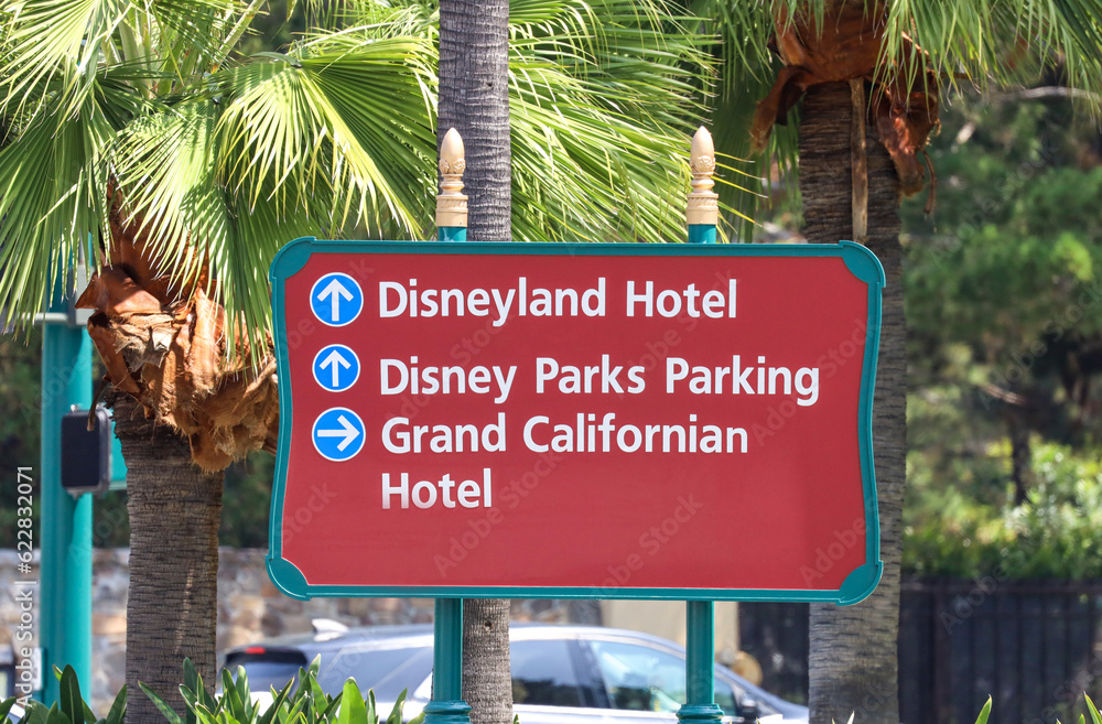 The street direction arrow sign for Disneyland Hotel, Disney parks ...