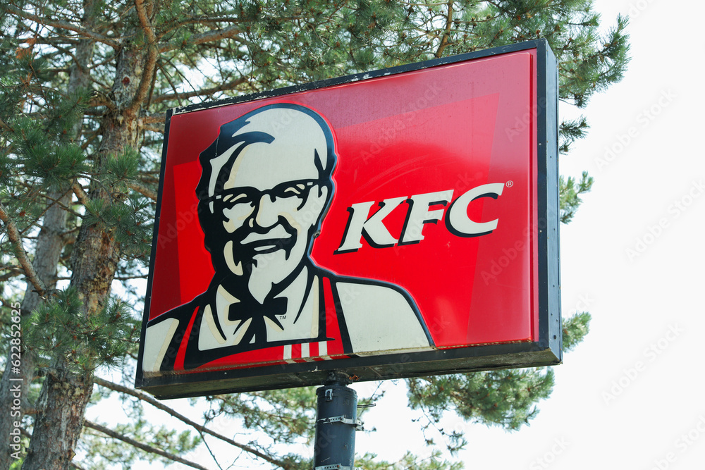 Foto Stock Providence, Rhode Island, USA, July 12, 2023, KFC restaurant ...