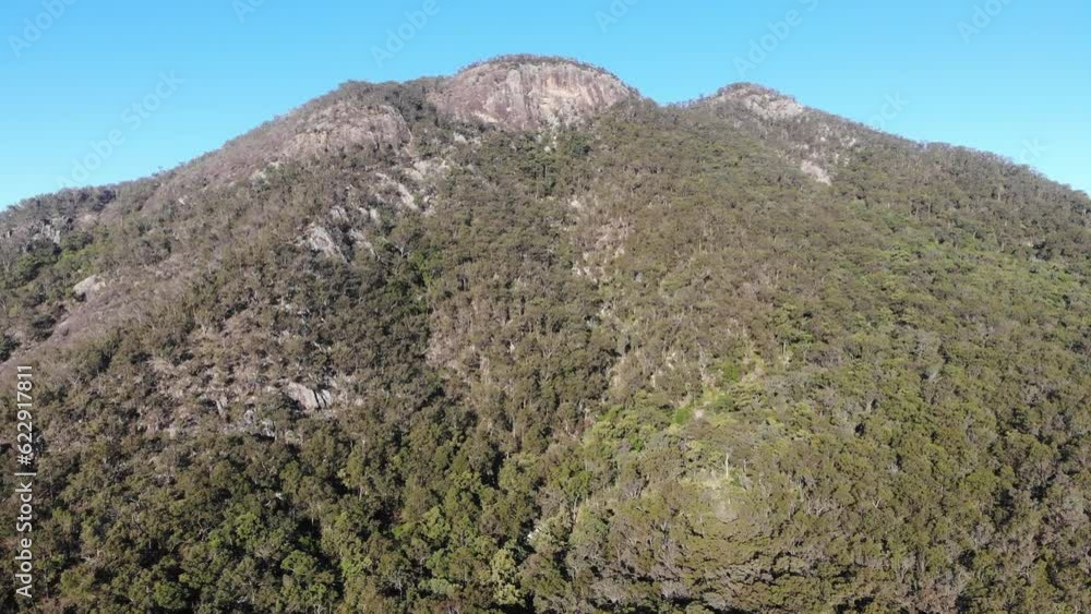 aerial drone panorama of massive mountains in mount barney national ...