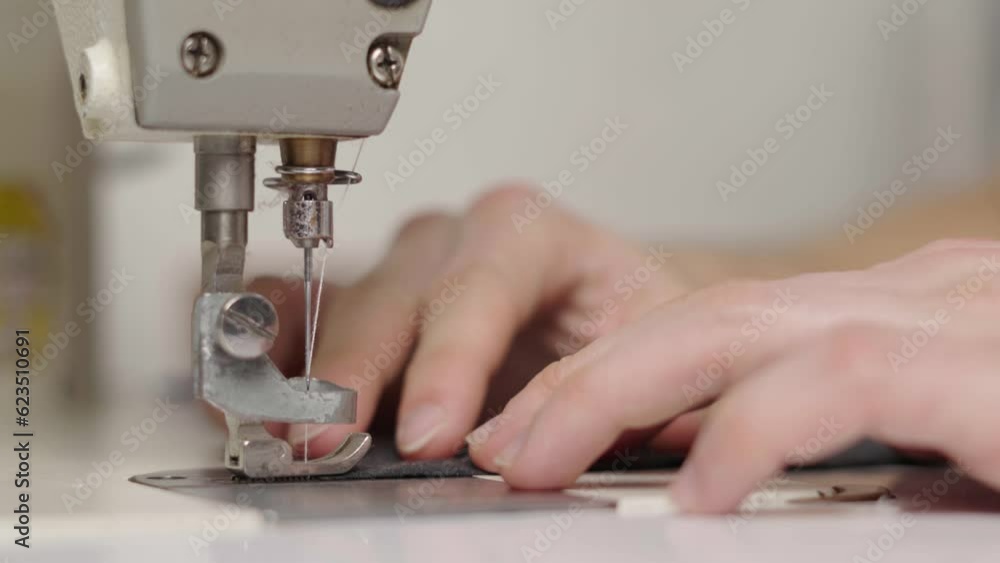 Hands Sewing Machine