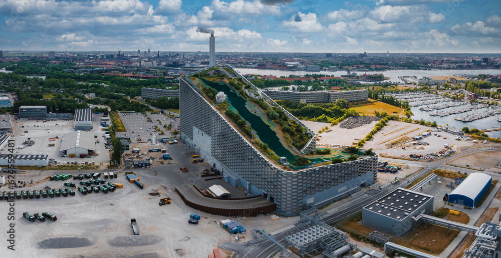 Foto de Amager Bakke, Amager Hill or Amager Slope or Copenhill - a heat ...