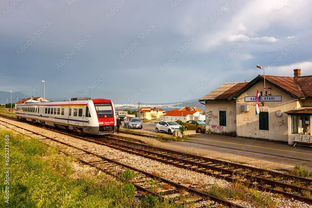 Commuter train with tilting system of Croatian Railways Hrvatske ...