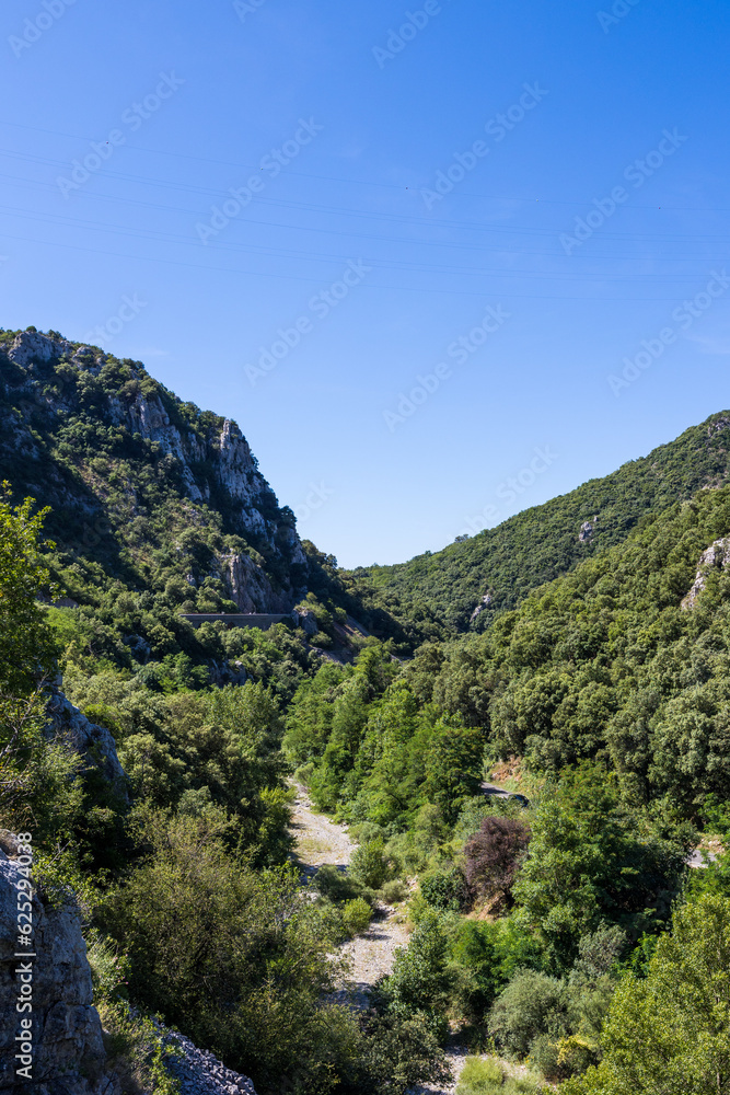 Paysage autour de l’ancien chemin de fer entre Ganges et Sumène devenue ...