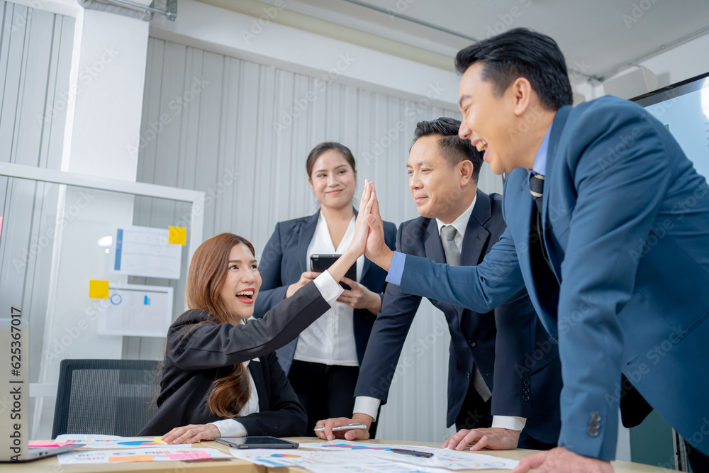 Office Conference Business Meeting Presentation: asian Business people ...