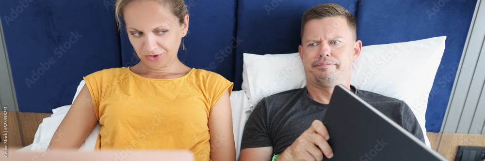 Jealous husband suspects his wife of cheating and looks at her computer ...