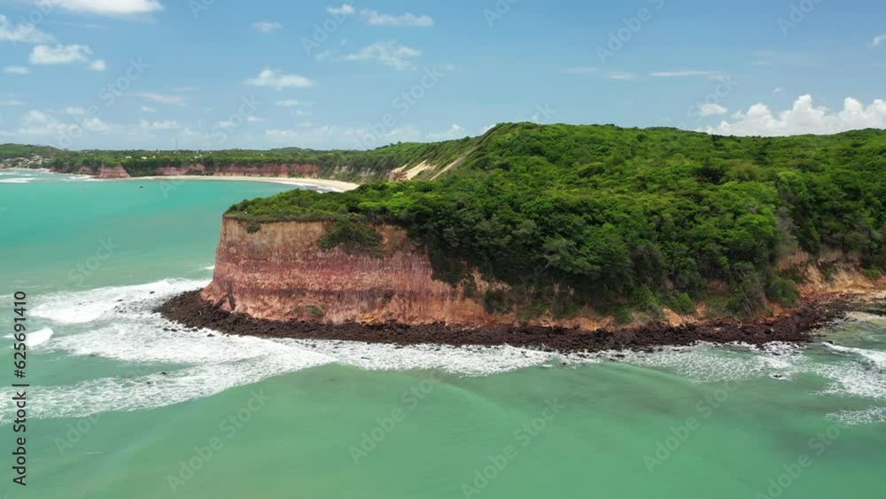 Praia do Madeiro na Praia da Pipa no Rio Grande do Norte visto de cima ...
