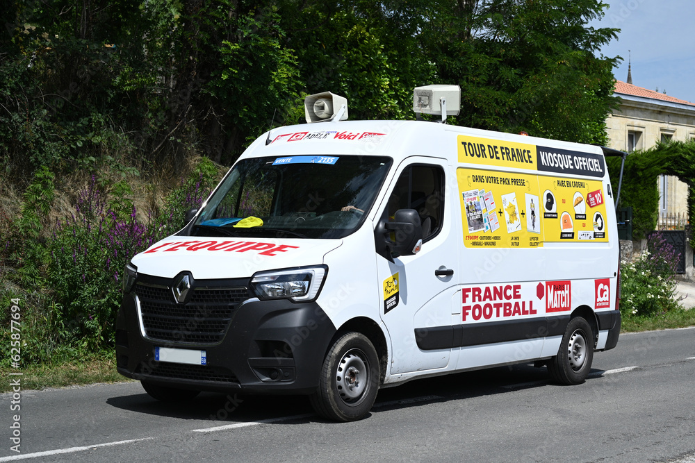 Le Tourne, Aquitaine, France -07 07 2023: Official kiosk car during the ...