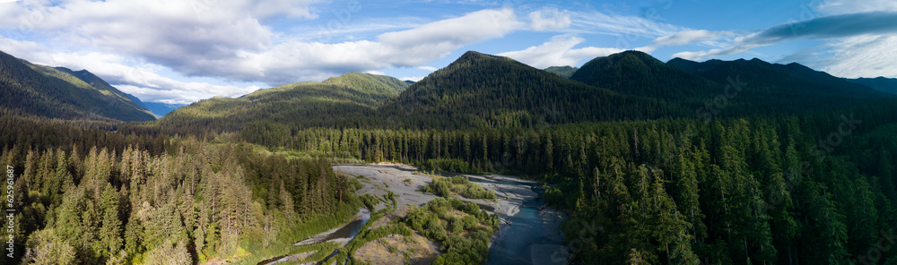 Located on the Olympic Peninsula, the beautiful Hoh river flows through ...