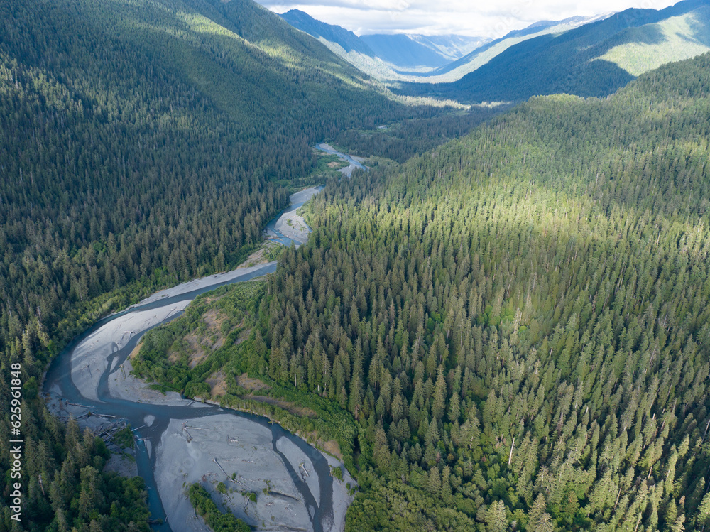 Located on the Olympic Peninsula, the beautiful Hoh river flows through ...